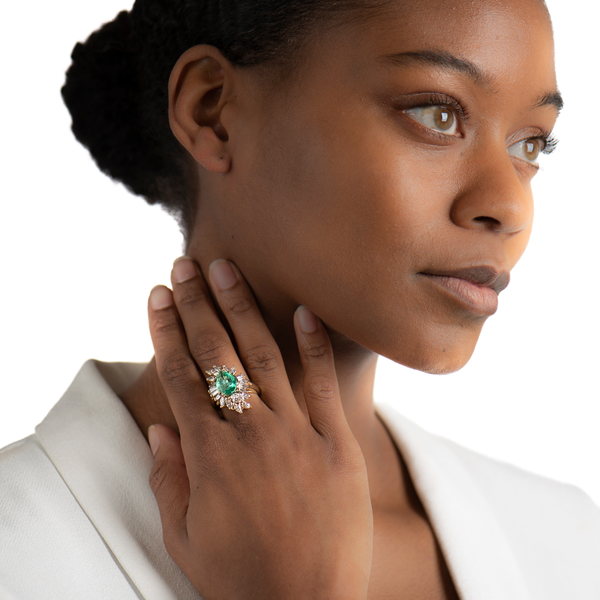 Pre-Owned Emerald and Diamond Ring | STORE 5a Luxury Preowned Goods